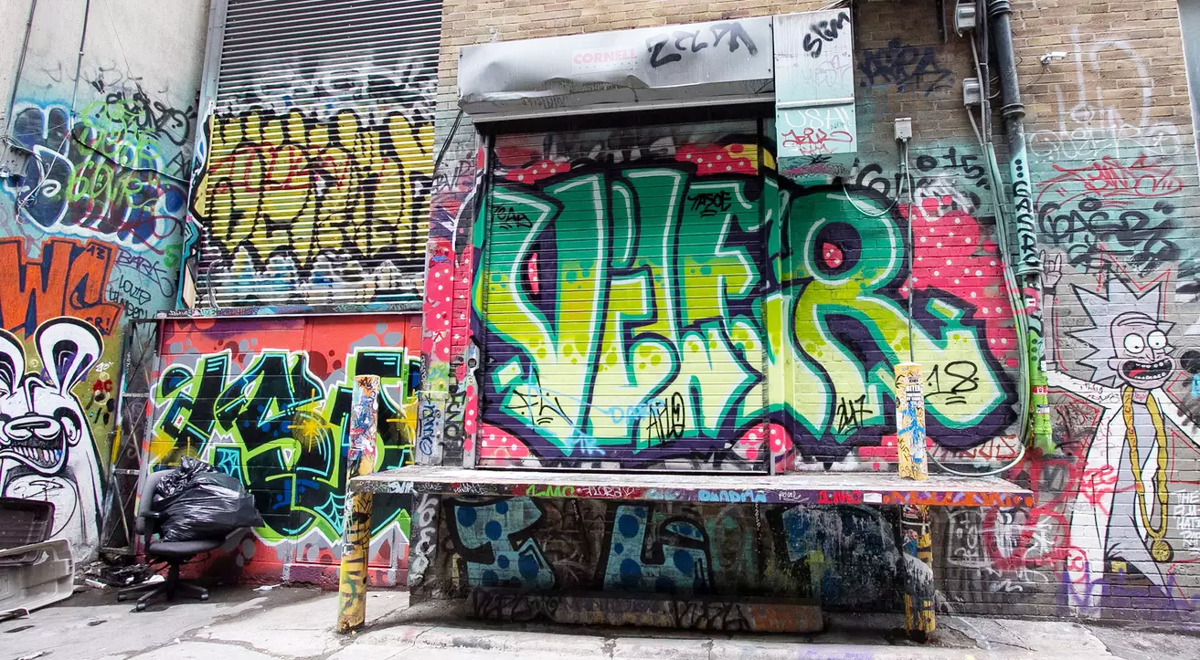 31 Cities Around The World Where Graffiti Is Legal in 2024 | S-F